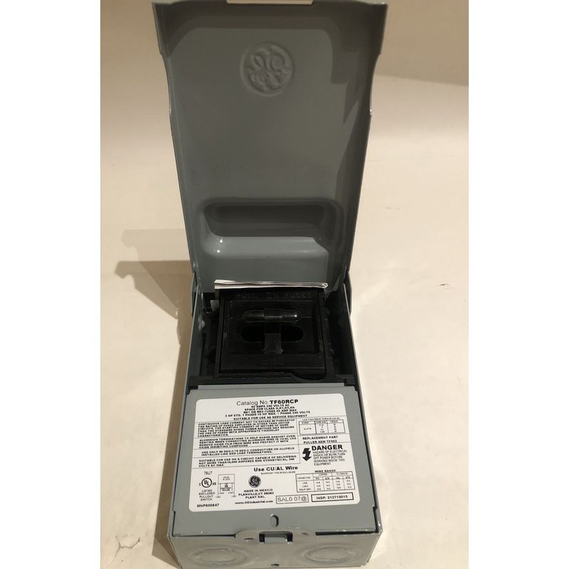 GE Metallic AC Disconnect 60 Amp / 240 Volt Switch Box Power Enclosure ...