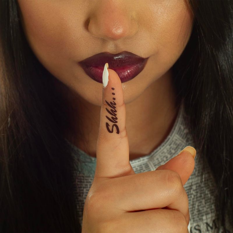 2 x Shhh... Doppeltattoo - Rihanna Finger Tattoo - Temporary Body ...