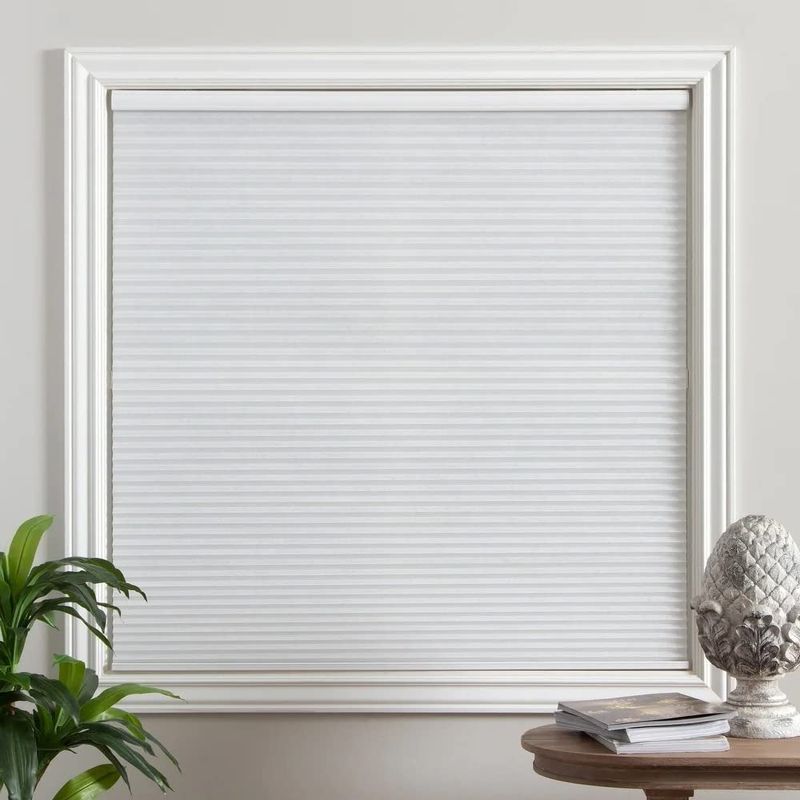 Stylish Elegant White Color Light-Filtering Semi-Sheer Window Blinds ...