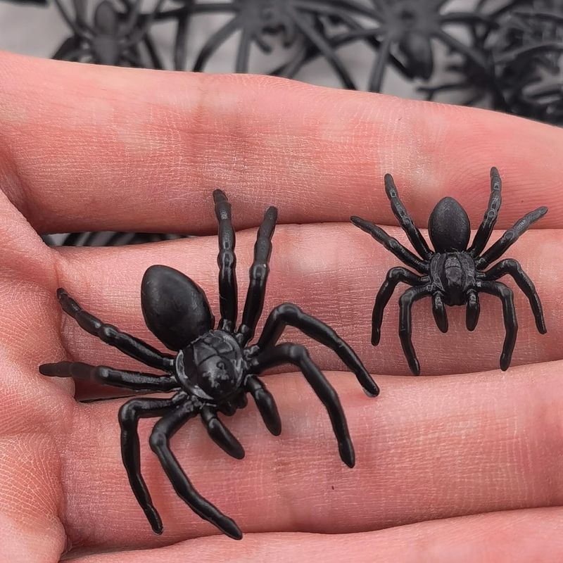100 PCS Realistic Plastic Spiders Fake Spiders 3 Sizes Black Small ...