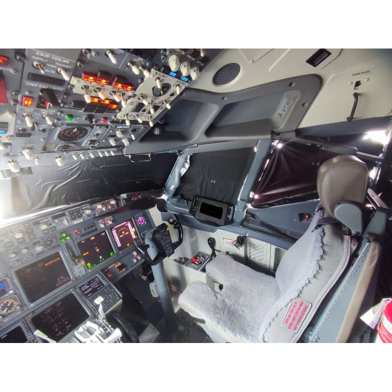 B737 FIRST OFFICER COCKPIT WINDOW SHADE. - Online Marketplace - EveryMarket