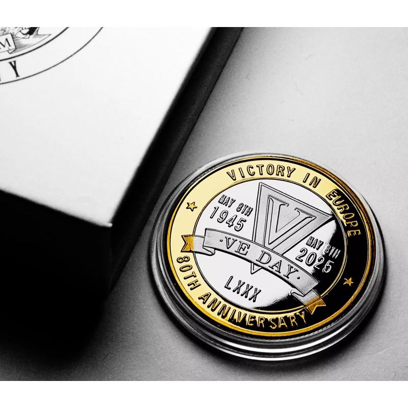 The Commemorative Coin Company VE DAY 80th Anniversary Silver & 24ct ...