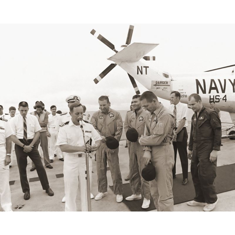 New 8x10 NASA Photo: Apollo 13 Crew in Prayer after Splashdown - Online ...