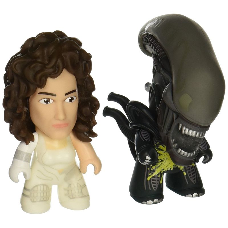 Entertainment Earth JUN158627 Alien Titans Ripley and Xenomorph 3-Inch ...