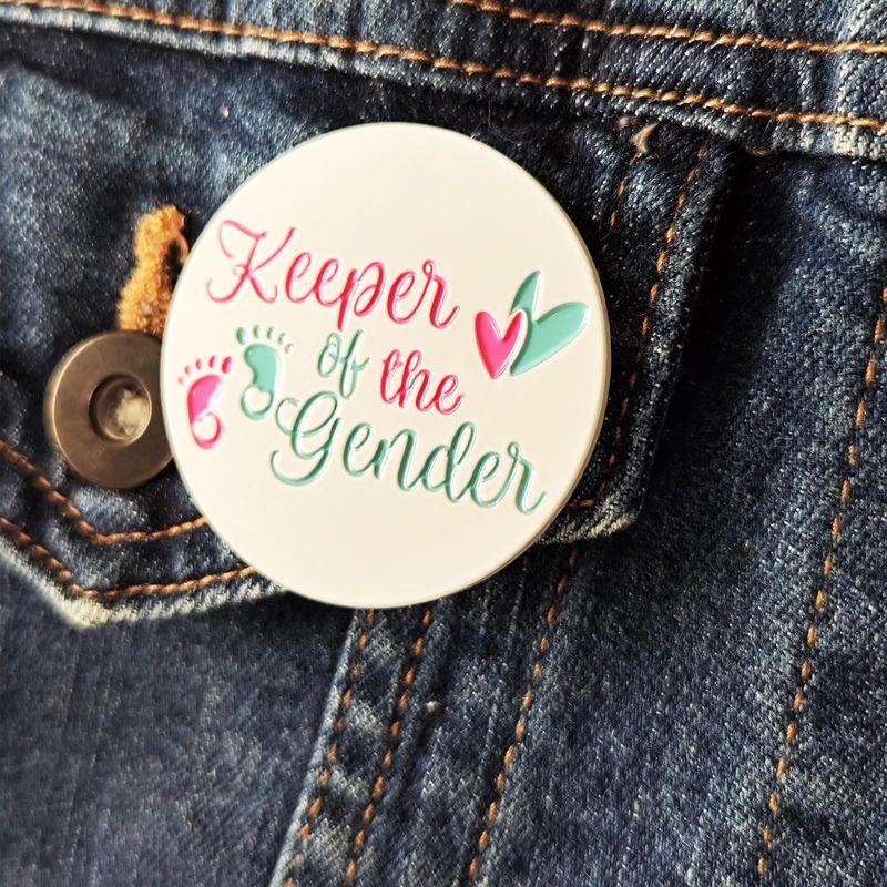 Arturbo 2PCS Gender Reveal Pins,Keeper of the Gender Reveal Button Pins ...