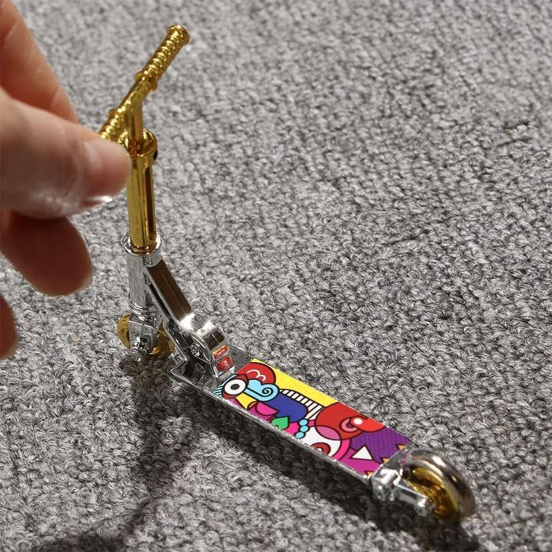 Galepromot Gold Mini Two Wheel Tiny Fingerboard Scooters, Mini Finger ...